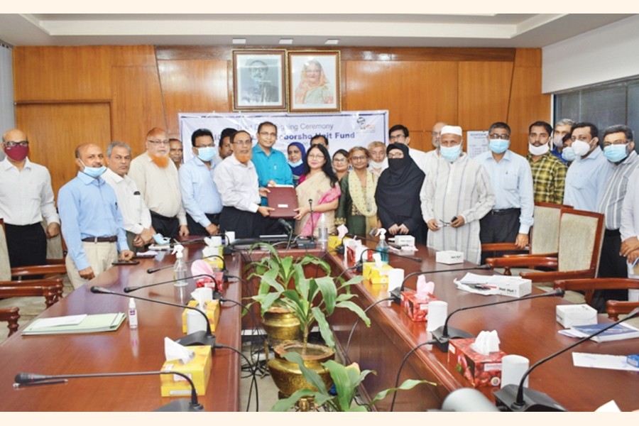 ICB AMCL Shotoborsho Unit Fund holds trust deed registration ceremony