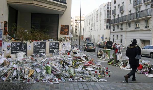 French president honors victims of extremist attacks